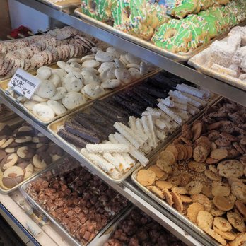 HELFER’S PASTRIES & DELI CAFE - Updated May 2025 - 59 Photos & 61 ...