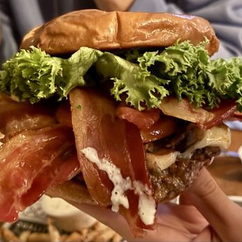 LUCKY FOOLS PUB - Updated December 2025 - 284 Photos & 443 Reviews - 75 ...