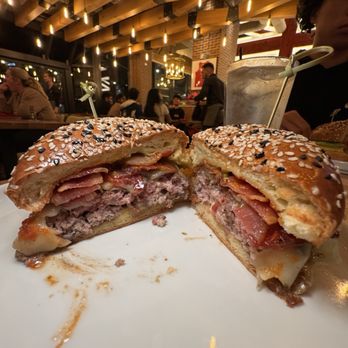 GORDON RAMSAY BURGER - Updated October 2025 - 1267 Photos & 811 Reviews ...