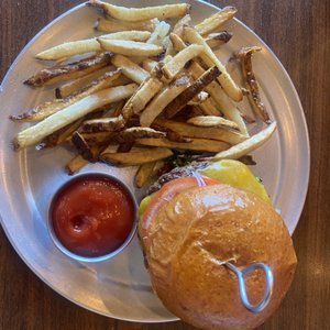 PERRYSBURGER’S - 80 Photos & 162 Reviews - 220 Louisiana Ave ...