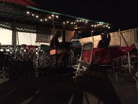 MINGLES LOUNGE - Updated October 2025 - 726 Charlie Brassell Pl ...