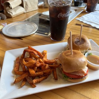 THE VAULT 1905 SPORTS GRILL - 51 Photos & 59 Reviews - 624 Main St, Van ...