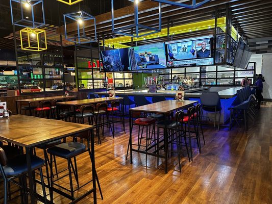 MAIN EVENT NEWARK - Updated December 2025 - 135 Photos & 221 Reviews ...