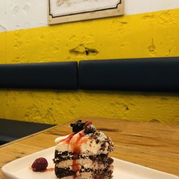 THE SMELLY CHEESECAKE CAFE - Updated July 2025 - 2-3 Albert Rd ...