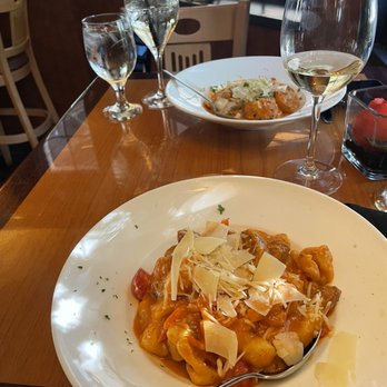 LILLIES RESTAURANT & BAR - Updated June 2024 - 710 Photos & 321 Reviews ...