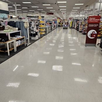 TARGET - Updated August 2025 - 110 Photos & 137 Reviews - 2907 Cochran ...
