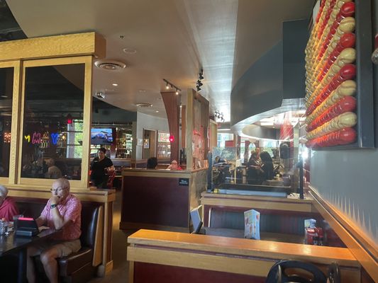 RED ROBIN GOURMET BURGERS AND BREWS - Updated December 2025 - 132 ...