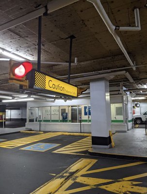 SIMCOE PLACE EXPRESS PARK - Updated November 2025 - 11 Photos - 200 ...