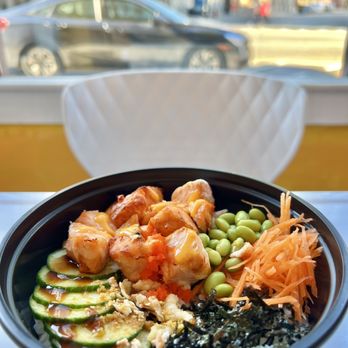 BIG POKÉ - Updated May 2024 - 88 Photos & 96 Reviews - 96 Merrimack St ...