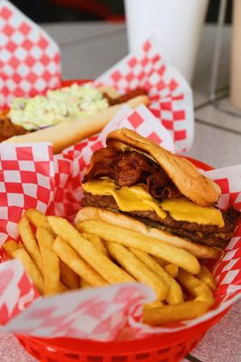 THE BURGER INN - Updated April 2025 - 248 Photos & 289 Reviews - 1819 N ...