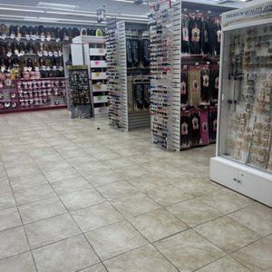 BEAUTY MASTER - Updated January 2026 - 1631 Florida Mall Ave, Orlando ...
