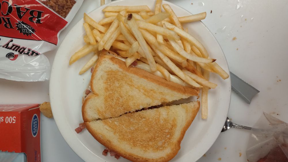 WOODZY’S BAR & GRILL - Updated July 2025 - 11 Photos - 120 Main St ...