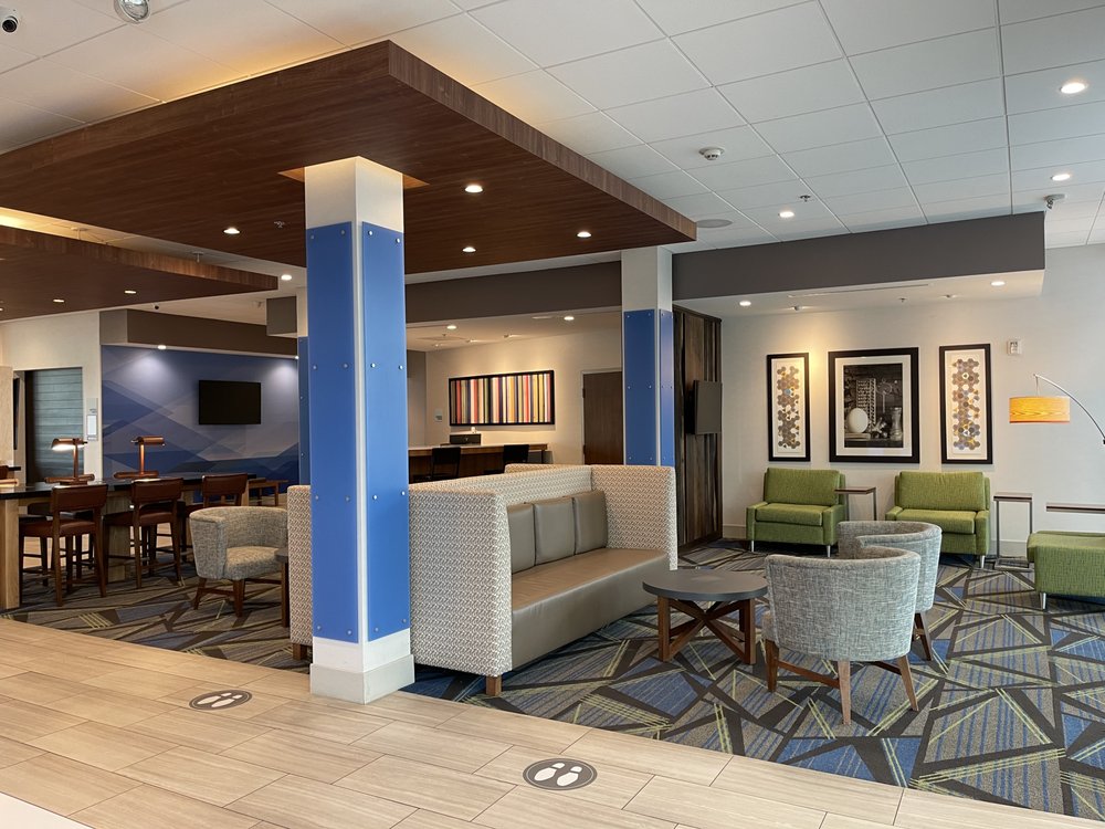 HOLIDAY INN EXPRESS & SUITES PHOENIX - AIRPORT NORTH - Updated April ...