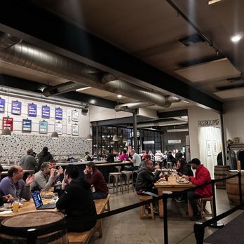 URBAN ROOTS BREWING & SMOKEHOUSE - Updated February 2025 - 1958 Photos ...