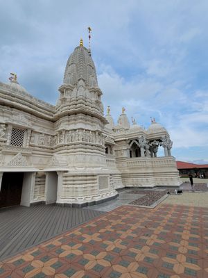 BAPS SHRI SWAMINARAYAN MANDIR, CHICAGO - Updated March 2025 - 261 ...