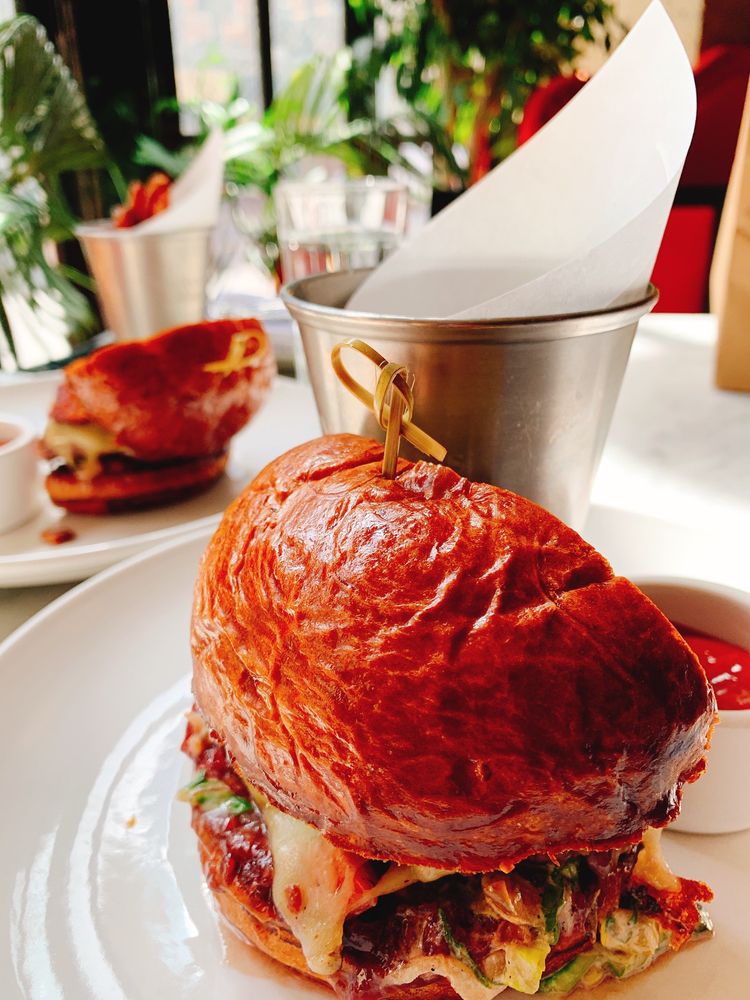 HUBBARD INN - CLOSED - 489 Photos & 733 Reviews - 110 W Hubbard St ...