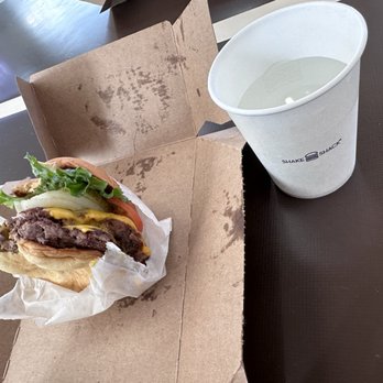 SHAKE SHACK WESTFIELD PLAZA BONITA - Updated December 2025 - 56 Photos ...