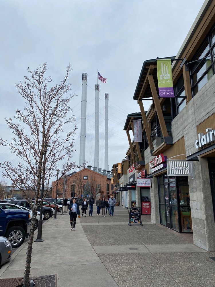 REI - 22 Photos & 62 Reviews - Sports Wear - 380 SW Powerhouse Dr, Bend ...