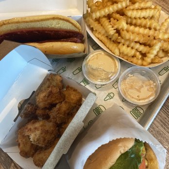 SHAKE SHACK ADDISON - Updated July 2024 - 90 Photos & 103 Reviews ...