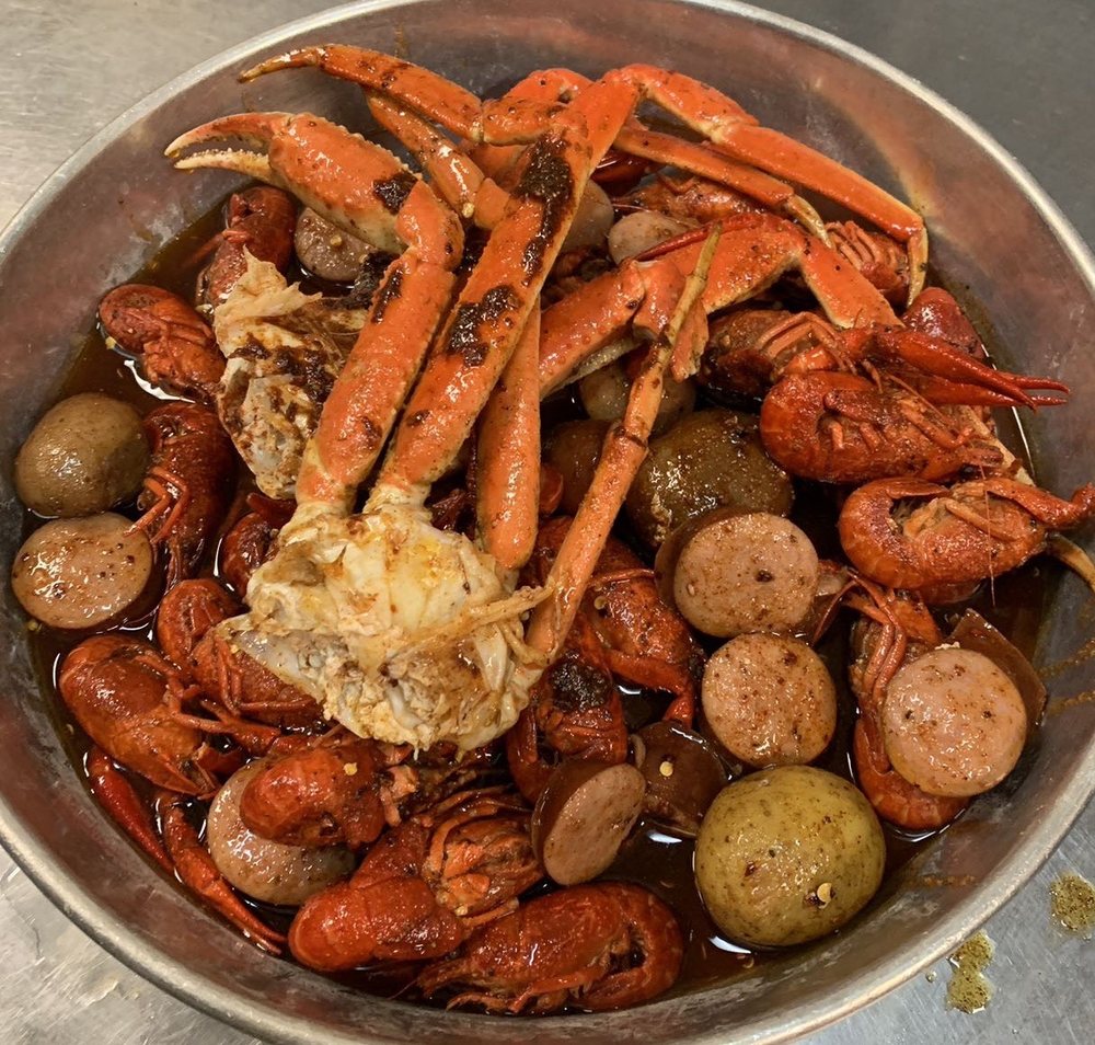 JUICY TAILS -FAYETTEVILLE - Updated August 2024 - 78 Photos & 155 ...