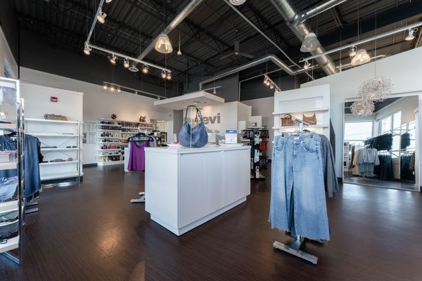 AEVI SPA SALON BOUTIQUE - Updated June 2026 - 19 Photos - 1580 Taylor ...