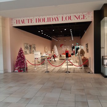 BAYVIEW VILLAGE SHOPPING CENTRE - Updated September 2025 - 86 Photos ...