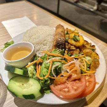 MAMA HONG’S VIETNAMESE KITCHEN - BURBANK - Updated August 2024 - 2031 ...
