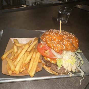 CHOMP KITCHEN AND DRINKS - Updated August 2024 - 293 Photos & 220 ...