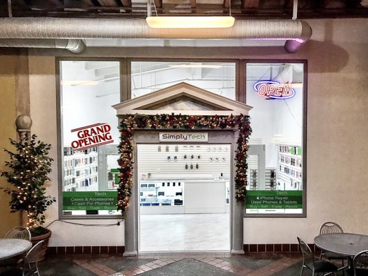 SIMPLY TECH - Updated April 2024 - 17 Photos & 15 Reviews - 210 W ...