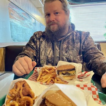 CHUCK WAGON DRIVE-IN - Updated January 2026 - 82 Photos & 125 Verified ...