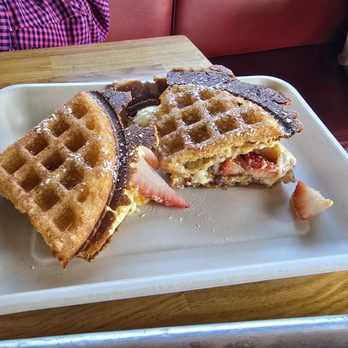 BRUXIE - Updated October 2025 - 3478 Photos & 2256 Reviews - 215 W ...