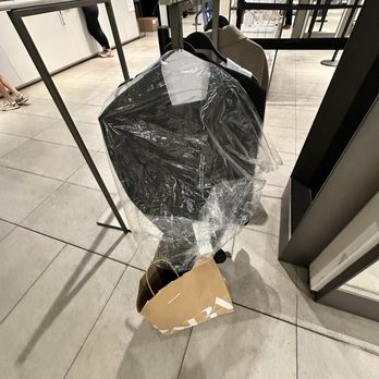 ZARA - Updated December 2025 - 34 Photos & 187 Reviews - 400 Pine St ...