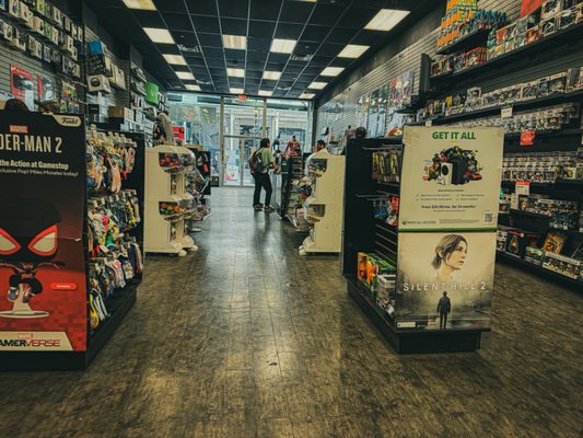 GAMESTOP - Updated December 2025 - 42 Photos & 44 Reviews - 32 E 14th ...