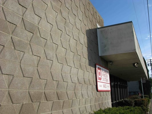 BLOMBERG WINDOW SYSTEMS - Updated December 2025 - 10 Photos & 13 ...