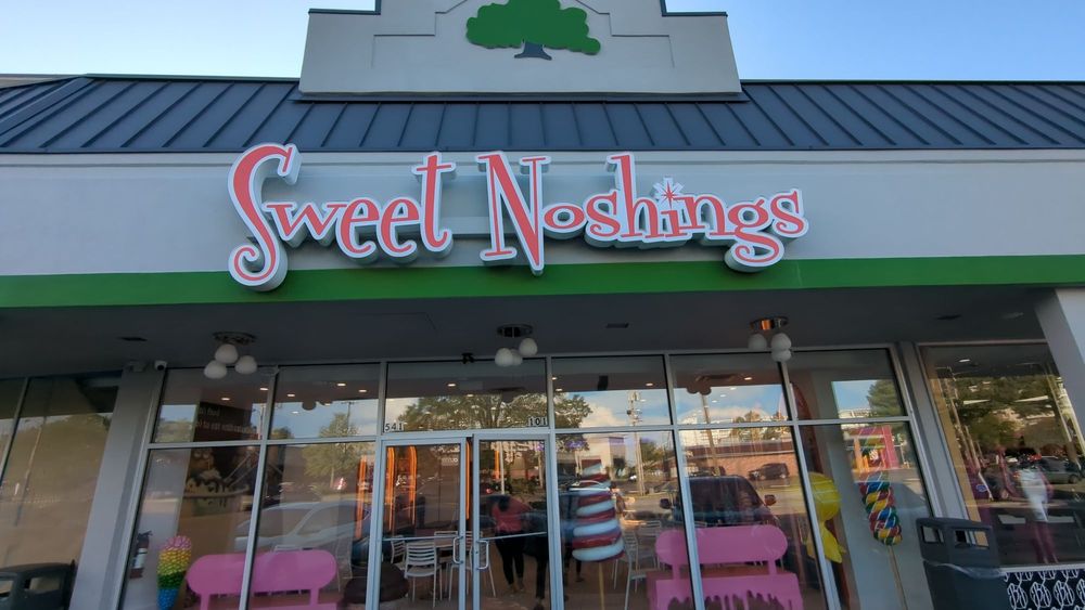 SWEET NOSHINGS - Updated December 2024 - 12 Photos - 541 Perkins Extd ...