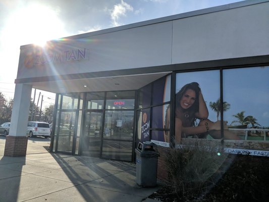 ZOOM TAN - TANNING SALON - 16 Photos - 2394 Lyell Ave, Rochester, NY - Yelp