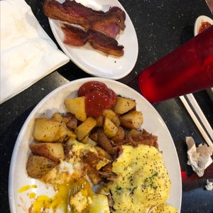 ROUNDABOUT DINER & LOUNGE - 359 Photos & 558 Reviews - Portsmouth, New ...