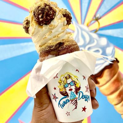 TURN DOUGH - 296 Photos & 134 Reviews - 6771 Hollywood Blvd, Los ...