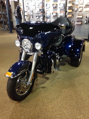 WHITE LIGHTNING HARLEY-DAVIDSON - Updated October 2025 - 31 Photos & 24 ...