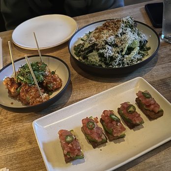 VILLAGE TAPHOUSE - Updated October 2025 - 199 Photos & 137 Reviews ...