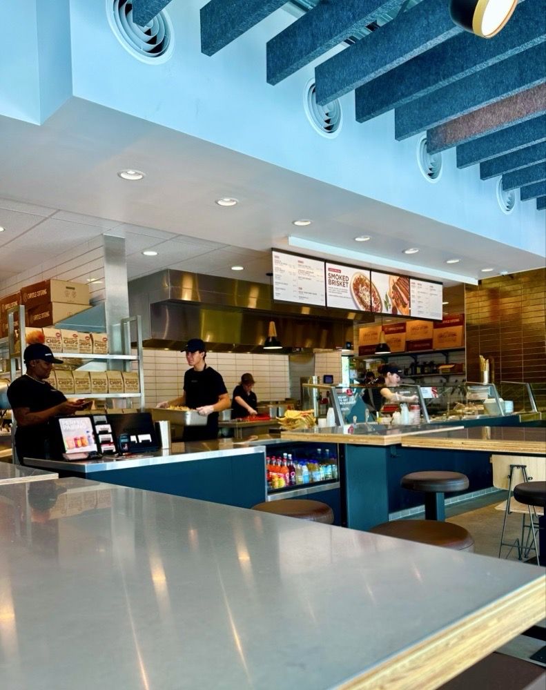 CHIPOTLE MEXICAN GRILL - Updated February 2025 - 125 E International ...