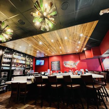 RED ROBIN GOURMET BURGERS AND BREWS - Updated August 2024 - 474 Photos ...