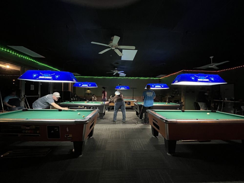 BREWS AND CUES - Updated December 2025 - 11 Photos - 32 Palmer St Cir ...