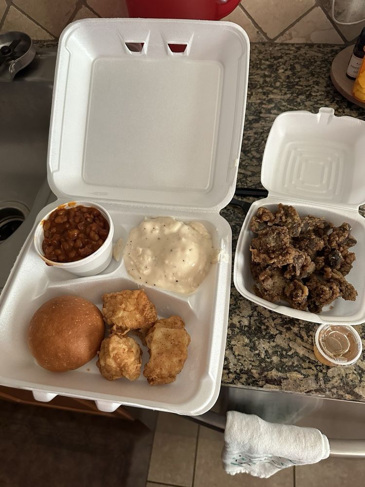 CHARLIE’S CHICKEN - Updated October 2025 - 18 Reviews - 2601 Chandler ...