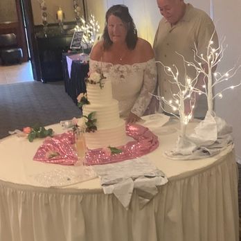 SWEET STUFF BAKERY - Updated June 2025 - 83 Photos & 65 Reviews - 323 E ...