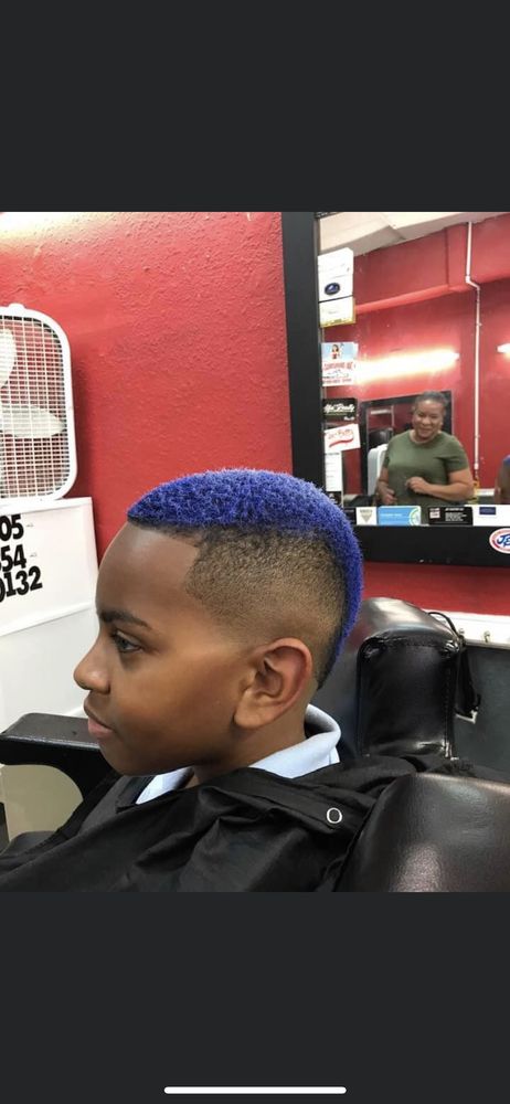 TY DA BARBER - Request an Appointment - 19 Photos - 1364 NE 163rd St ...