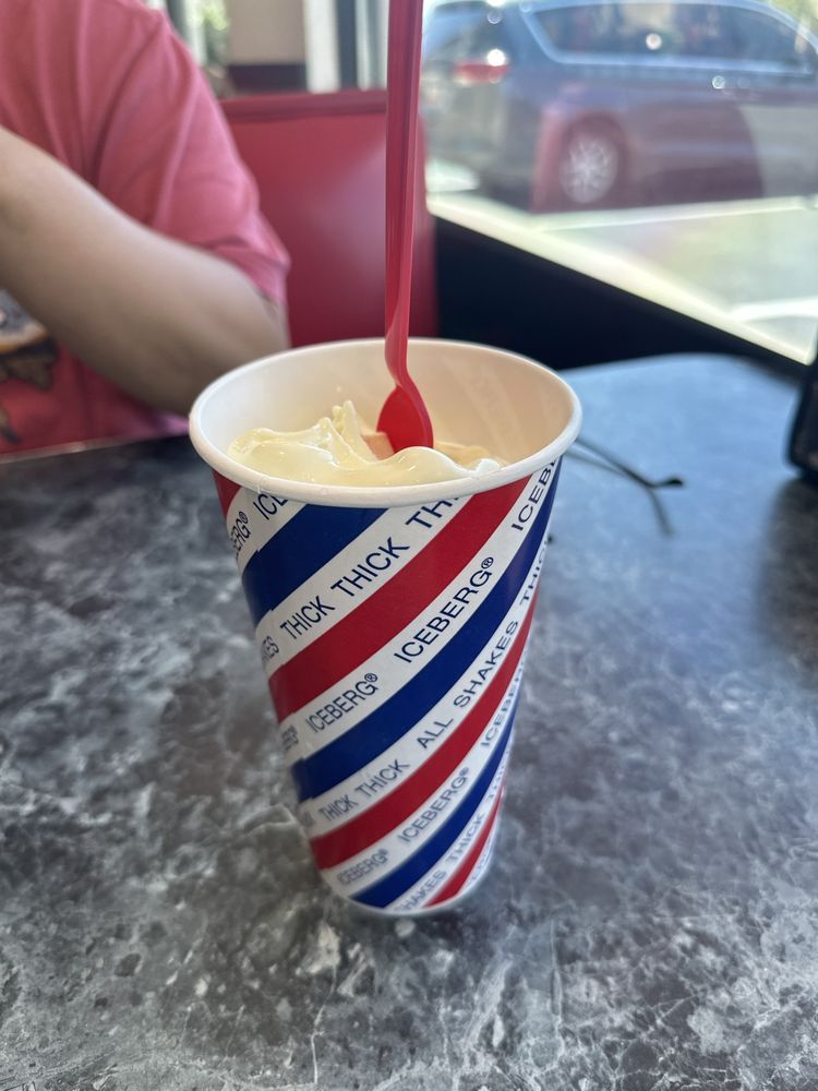 ICEBERG DRIVE INN - Updated December 2025 - 140 Photos & 226 Reviews ...