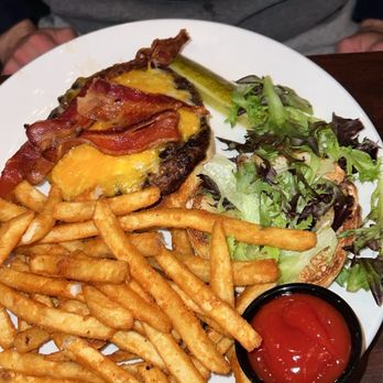 PORTERHOUSE RESTAURANT & BREW PUB - Updated January 2026 - 156 Photos ...