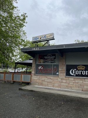 HIGH DIVE BAR AND GRILL - Updated January 2026 - 20 Photos & 21 Reviews ...