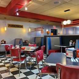 ROUNDABOUT DINER & LOUNGE - Updated December 2025 - 451 Photos & 698 ...